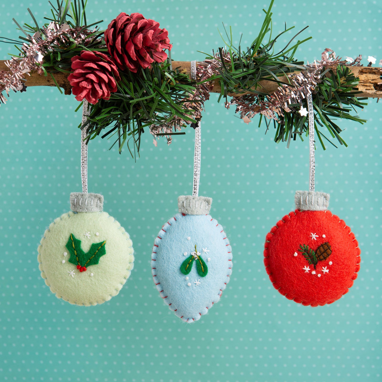 Christmas Baubles Felt Craft Kit – Hawthorn Handmade