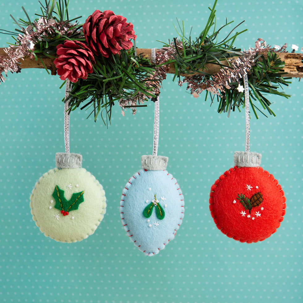 Christmas Baubles Felt Craft Kit – Hawthorn Handmade