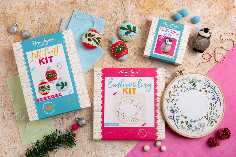 Christmas Baubles Felt Craft Decoration Kit for Beginners – Hawthorn ...