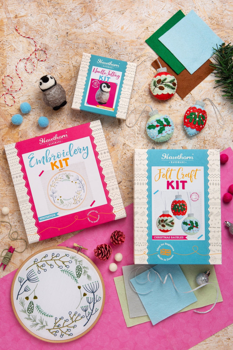 Christmas Baubles Felt Craft Decoration Kit for Beginners – Hawthorn ...